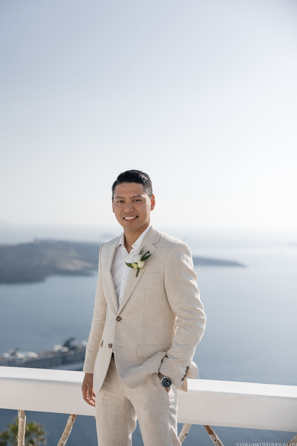 A&A: idyllic elopement at Dana villas in Santorini, Greece | Vanilla ...